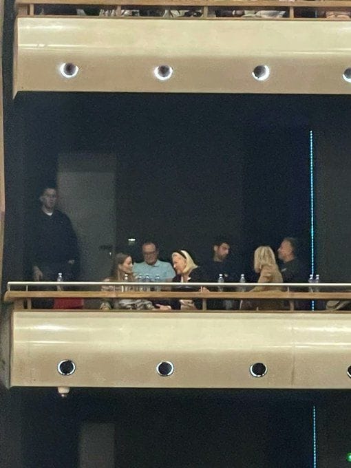 Watch: Venue fills with chants of "Nole" as Novak Djokovic and wife Jelena grace Crvena jabuka ...