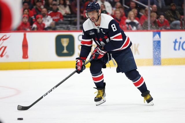 Who holds the record for the most 40-goal seasons in NHL history?