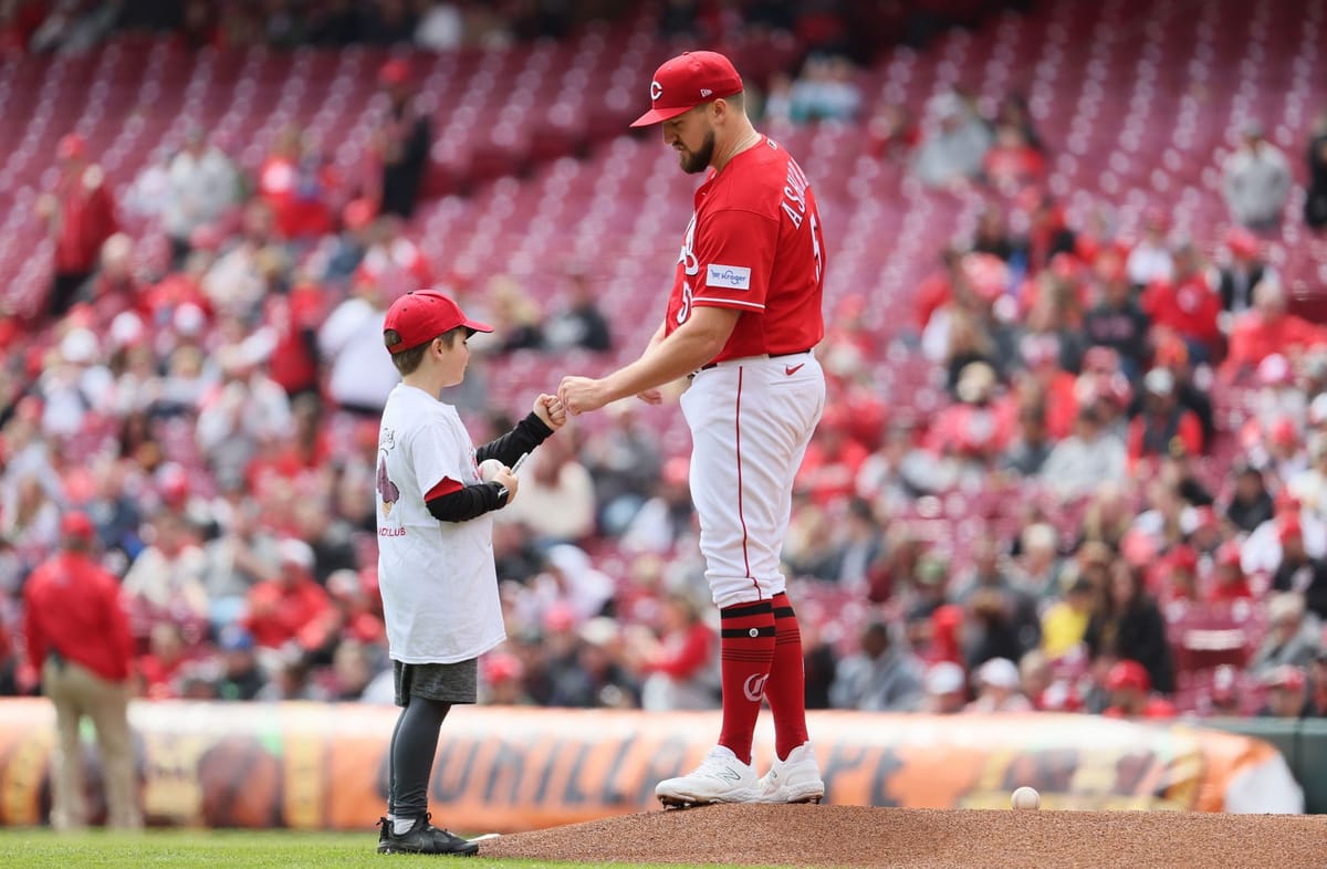 MLB fans appreciate Cincinnati Reds players supporting teammate who ...