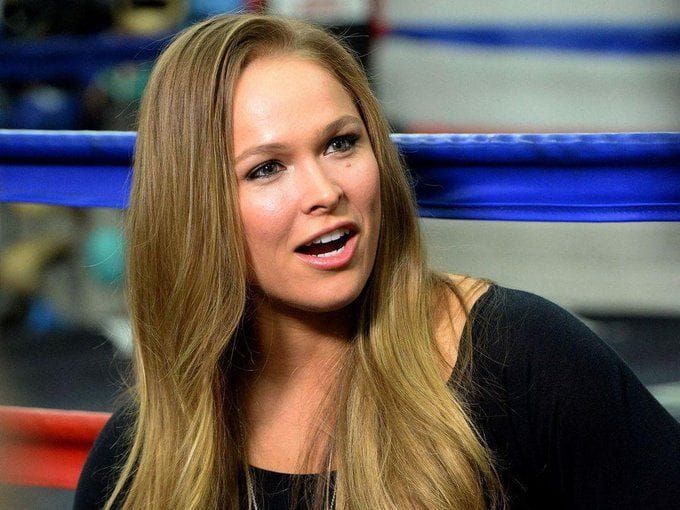 UFC ring girls: UFC ring girl Carly Baker leaves fans speechless with ...