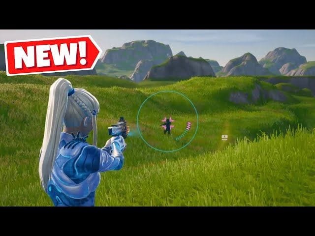 Fortnite: How to damage opponents with the Lock On Pistol
