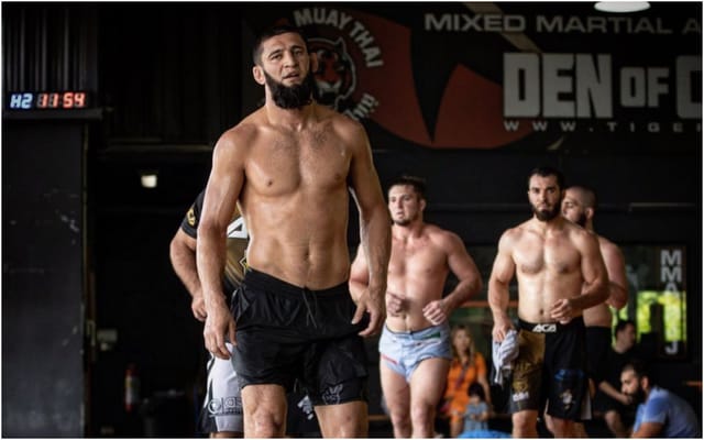 Khamzat Chimaev training footage: WATCH: Khamzat Chimaev mercilessly unloads on training partner ...