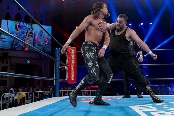 Former world champion shockingly returns to AEW Dynamite, puts WWE ...