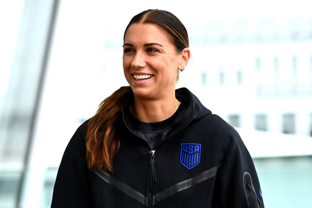 WATCH: San Diego Wave star Alex Morgan vows Padres fans with big wave ...