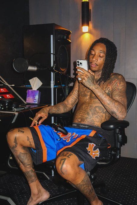 Wiz Khalifa: “I get pedicures but my feet still dry”: Wiz Khalifa feet ...