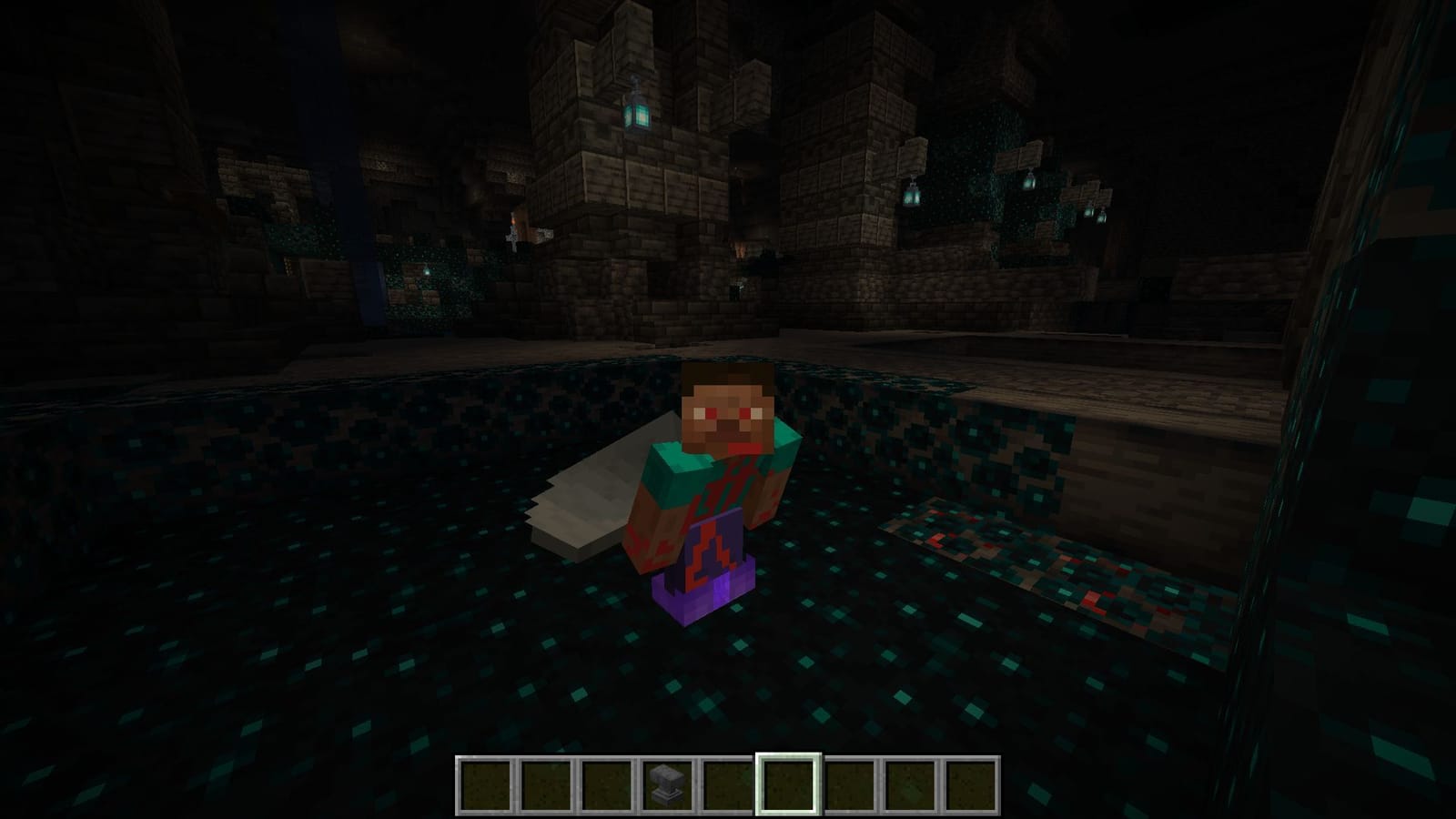 What does Swift Sneak enchantment do in Minecraft?