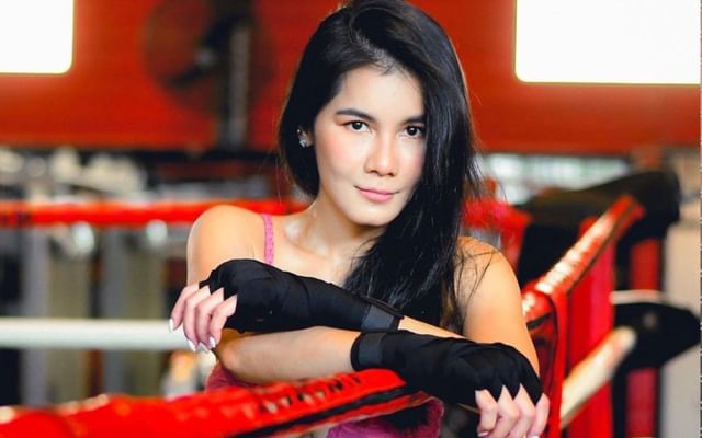 Retired adult film star set to throw down against famous Muay Thai veteran