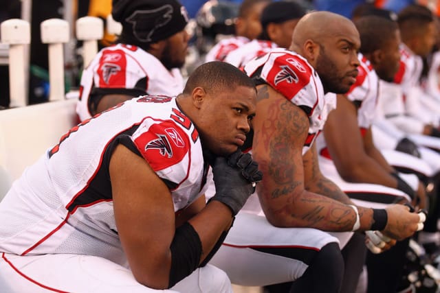 What happened to Corey Peters? Former Falcons DT announces retirement ...