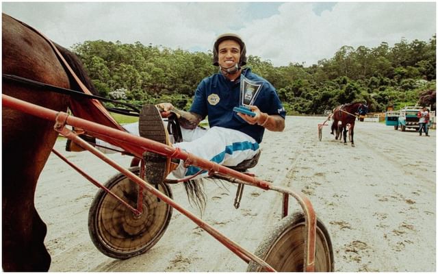 Charles Oliveria UFC 288: Rising UFC lightweight reacts to Charles ...