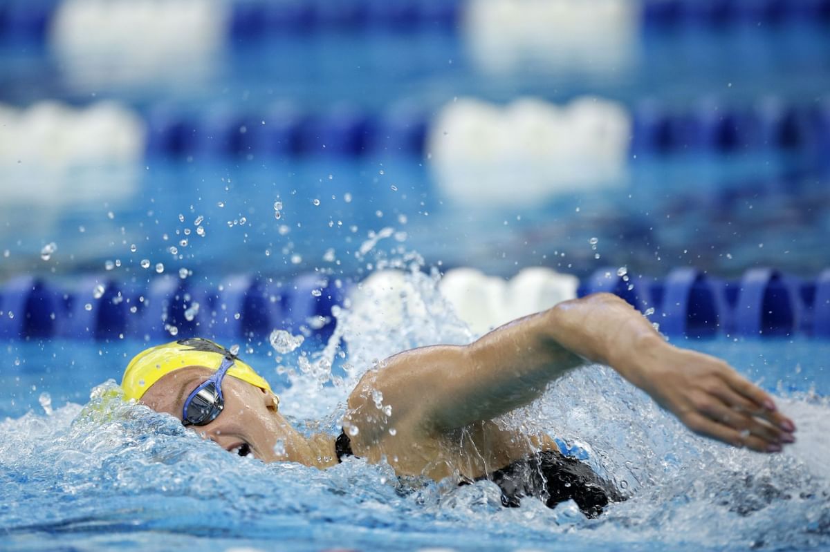 Summer McIntosh swims 4:25.87 in 400 IM and sets new world record