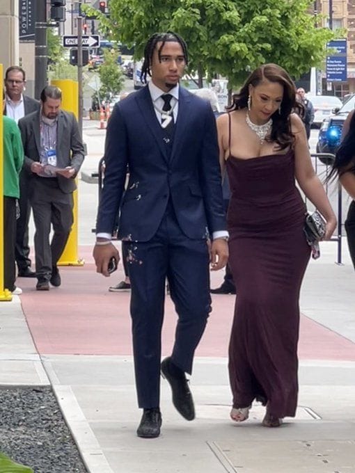 C.J. Stroud's mom turns heads at 2023 NFL Draft, fans react to red ...