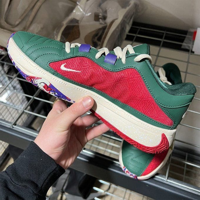 Nike Zoom Freak 5: Giannis Antetokounmpo x Nike Zoom Freak 5 "Gym Red ...