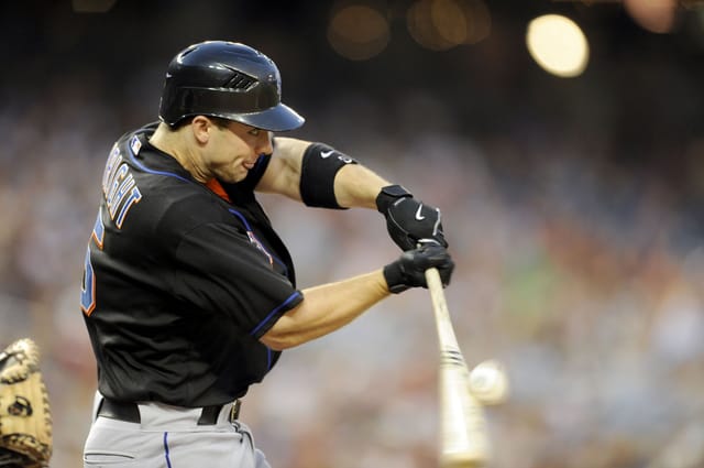 New York Mets fans adore David Wright jersey-wearing bartender being ...
