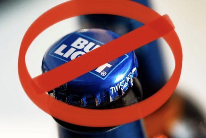 Budweiser: Fact Check: Did Oktoberfest ban Budweiser for the first time ...