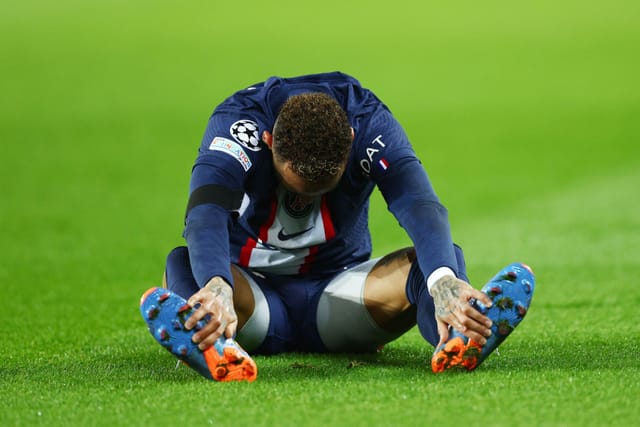 "In neutral colors" - Neymar's girlfriend shows baby's first gifts ...