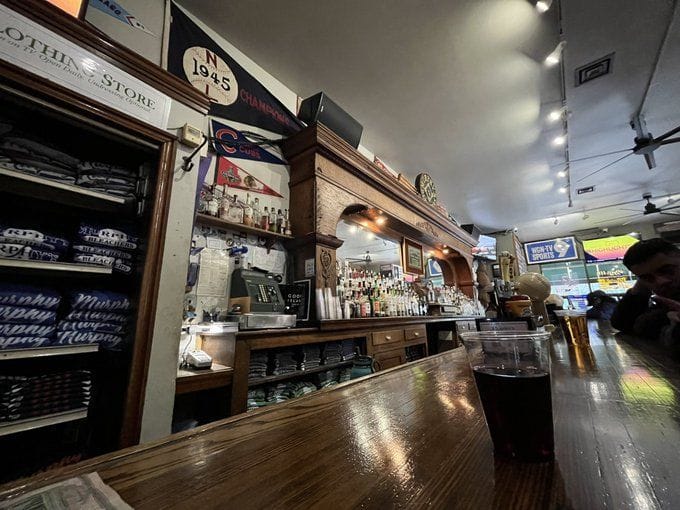 Who was Beth Murphy? Tributes pour in as Murphy's Bleachers owner dies ...