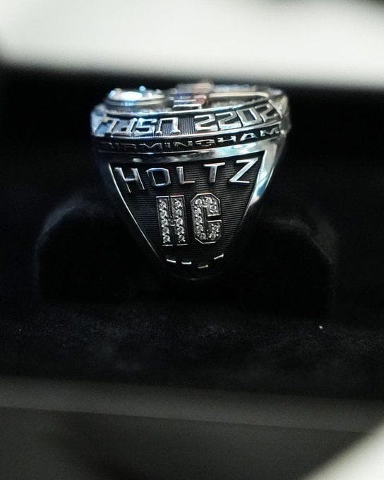 How old is the USFL? Exploring the history of the league and past ...