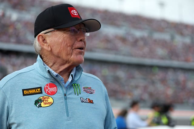 Joe Gibbs reveals the only way to convince Martin Truex Jr. to continue ...
