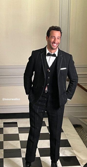 “I am a huge fan by the way”: Daniel Ricciardo and Anne Hathaway’s ...