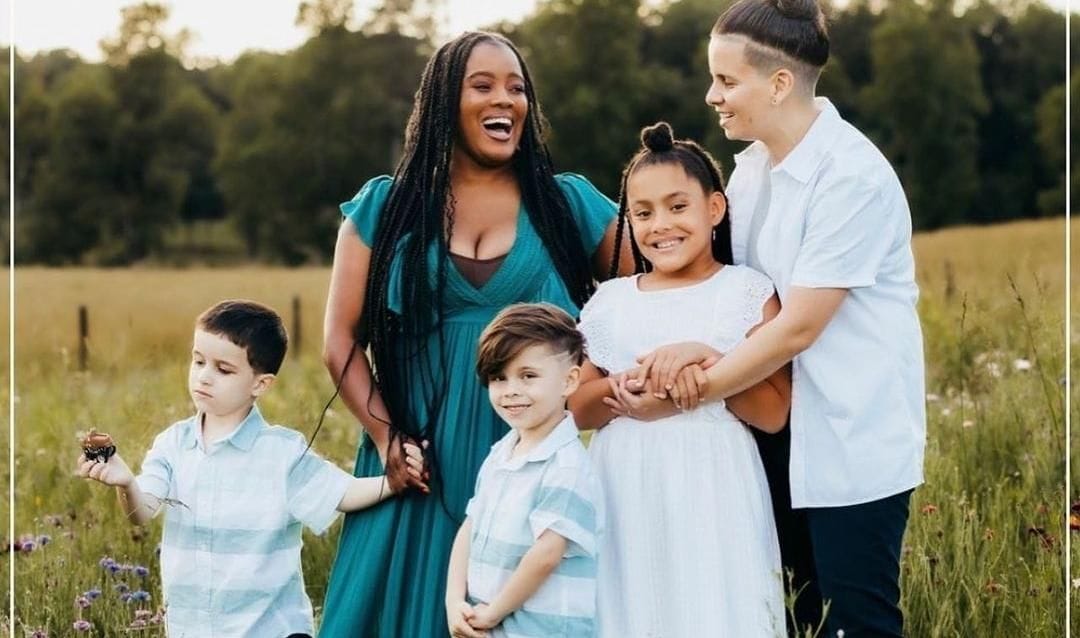 Ebony & Denise (Team2Moms) Profile, Net Worth, Age, Height ...