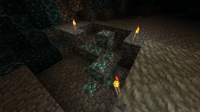 5 best ways to find diamonds in Minecraft pocket edition
