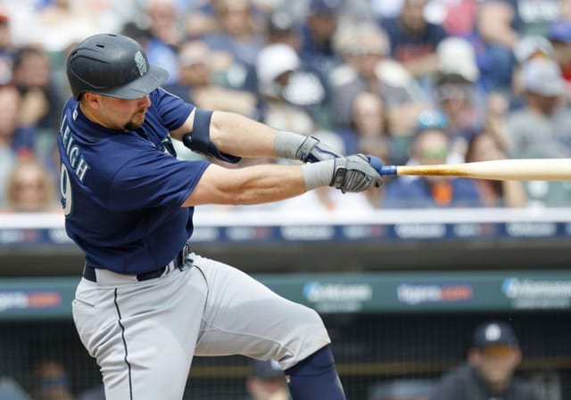 MLB fans in awe as Cal Raleigh makes Fenway Park history: "This is wild ...