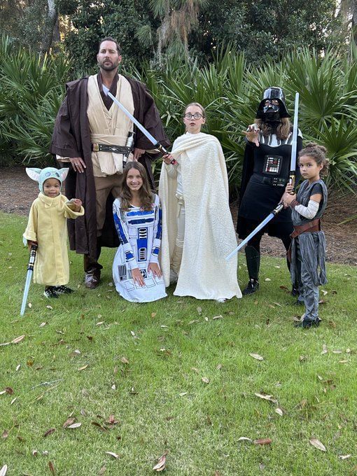 Who is Adam Wainwright's wife, Jenny Curry? A glimpse into the married ...