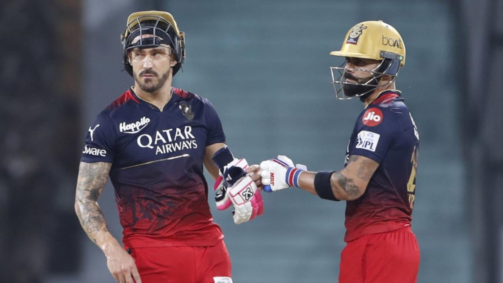 [Watch] Virat Kohli conducts "Guess the 80's Song" contest between RCB ...