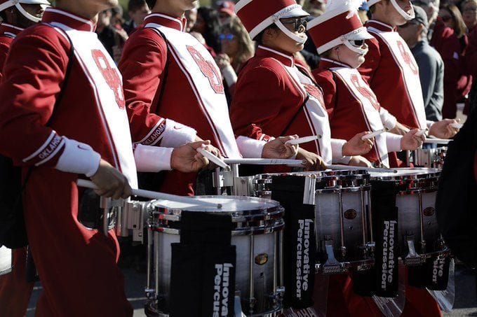 Who is Bob Stoops' wife, Carol Stoops? Renegades head coach's personal ...