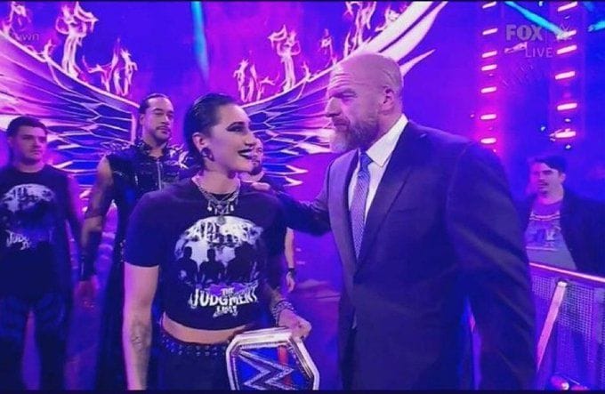 5 Signs Rhea Ripley will have a long reign as the WWE SmackDown Women's ...