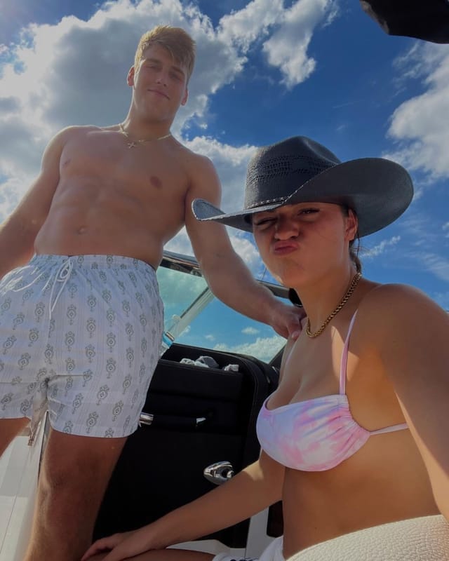 In Photos: Packers rookie Lukas Van Ness' girlfriend Frankie labels 2023 her 'best year' after ...