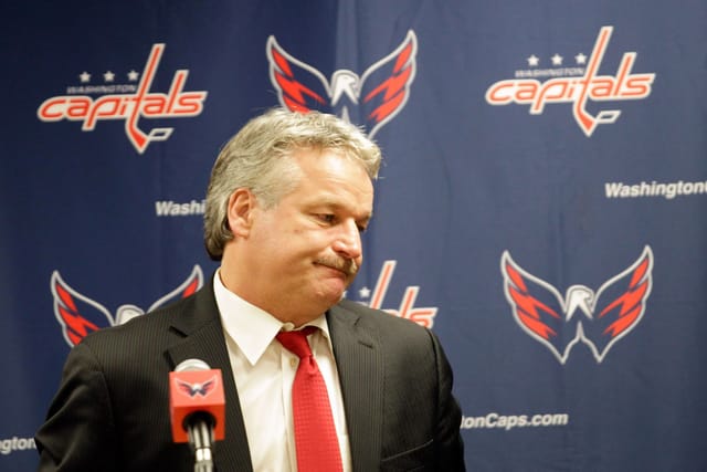 Watch: Dale Hunter hilariously can't use an iPad and fans have a field day