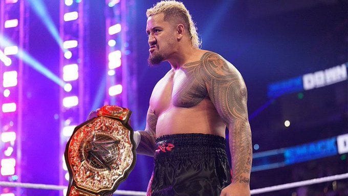 "Hope he hands it to Roman" - WWE Universe wants top superstar to win ...