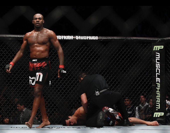 UFC fans share epic suggestions to determine which fighter had the ...