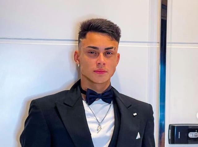 iShow's Profile, Net Worth, Age, Height, Relationships, FAQs