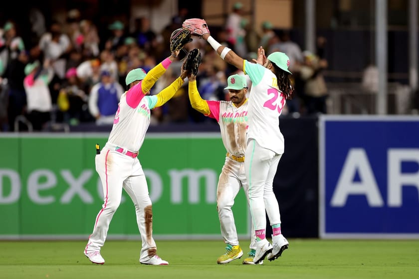 Dodgers fans enraged after Padres jumbotron displays crying Clayton ...