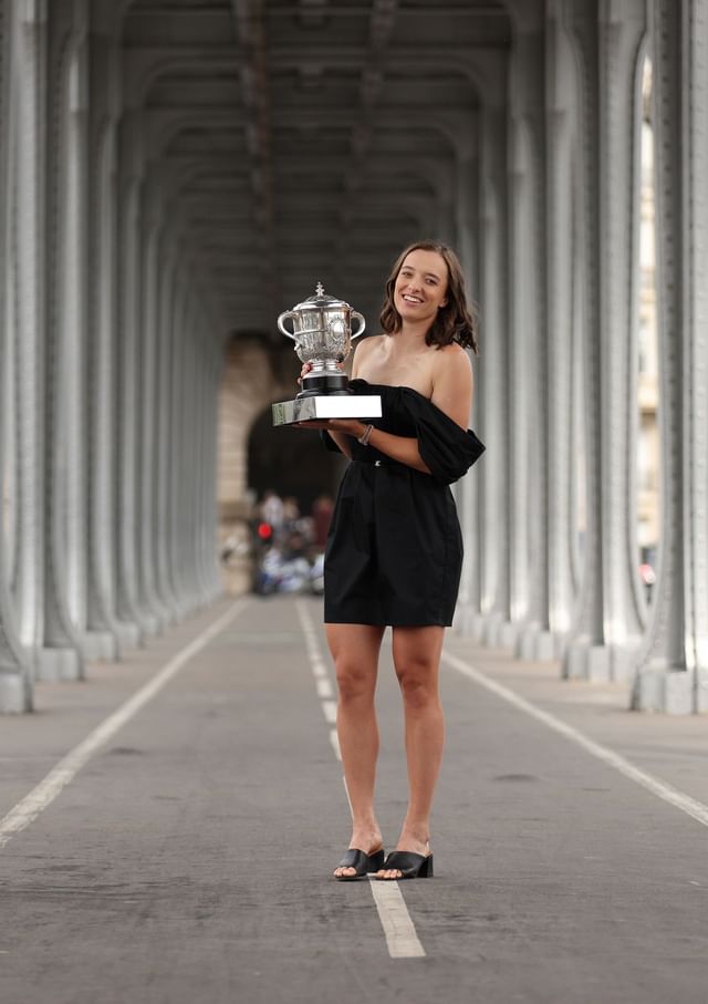 In pictures: Iga Swiatek dazzles in black at French Open 2023 champion's photoshoot