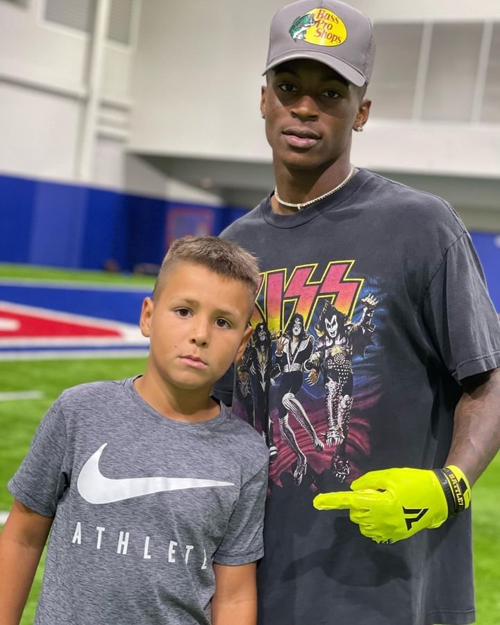 NFL fans rip Baby Gronk's dad for making his son spew lies on podcast ...