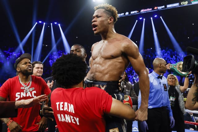 "He wants to be Floyd so bad" - Devin Haney gets trolled by fans for ...