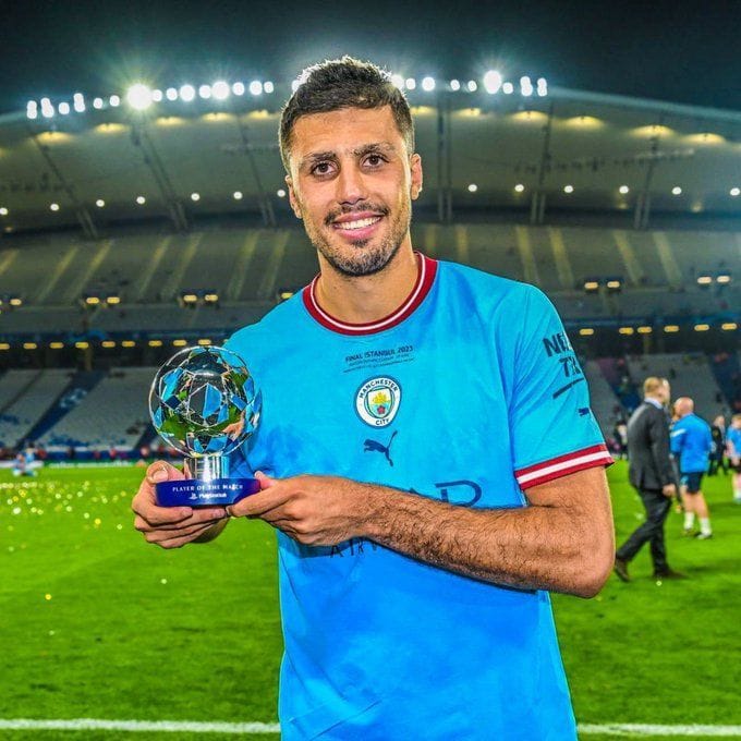 "Deserves the Ballon d'Or over Messi", "All timer season" - Fans hail ...