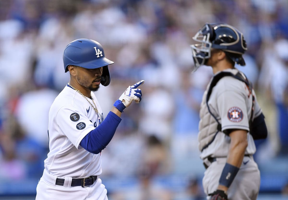 Baseball Twitter reacts to Los Angeles Dodgers fans heckling Houston ...