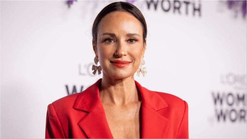 Catt Sadler net worth: Fortune explored as E! News host goes viral over ...