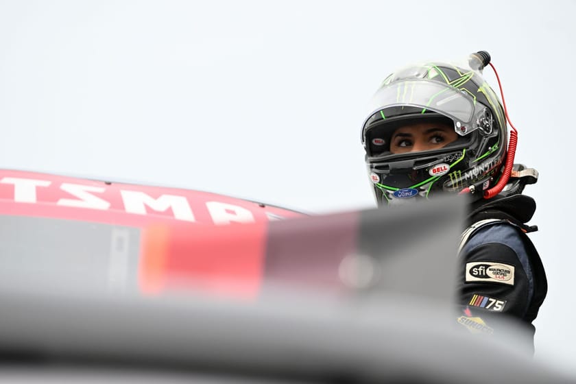 “It feels like a secret love affair”: NASCAR fans react to Hailie ...