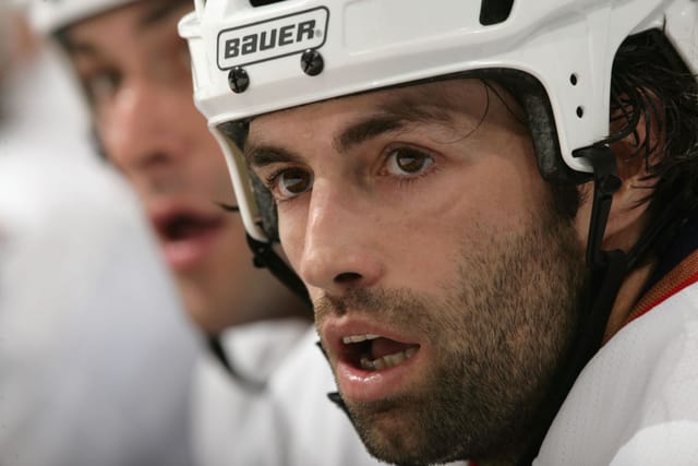 Mike Peca will join Peter Laviolette's coaching staff at New York Rangers
