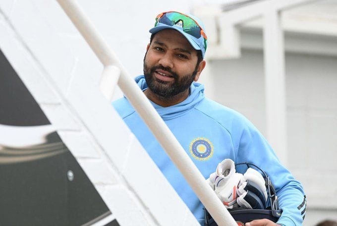 "Injury to Rohit Sharma in every overseas tour" - Fans erupt as Indian ...