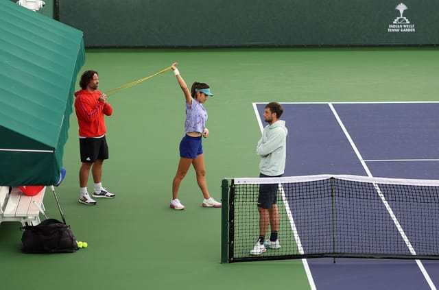 Tennis injuries: Emma Raducanu posts injury update after splitting with ...