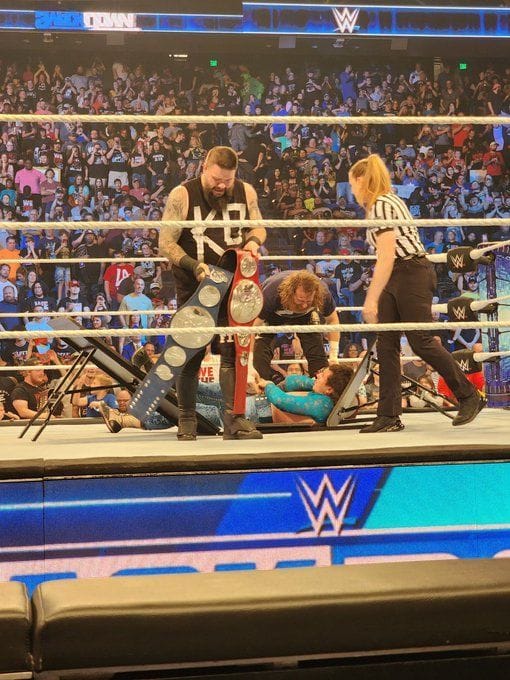 Challengers for titles destroyed after WWE SmackDown; put through a table