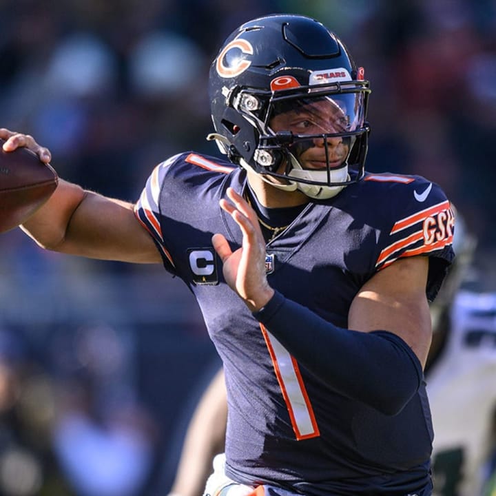 Bears fans raise red flag after Justin Fields’ Michael Vick meeting ...