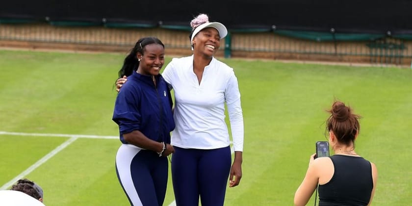 Venus Williams poses with Alycia Parks ahead of Birmingham Classic