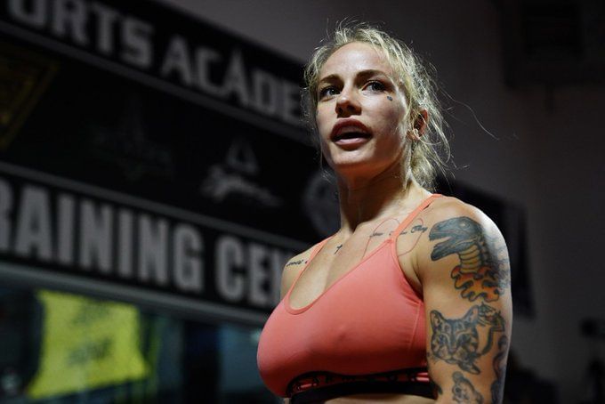 Fans and fighters console former UFC fighter Jessica-Rose Clark after ...